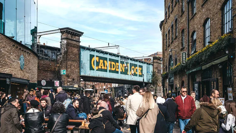 Must-Visit London Market! History and Must-Try Treats at Camden Market
